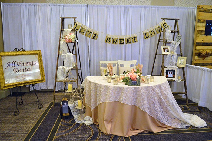 Best Booth Design Awards - 2015 Akron October Show – Today's Bride